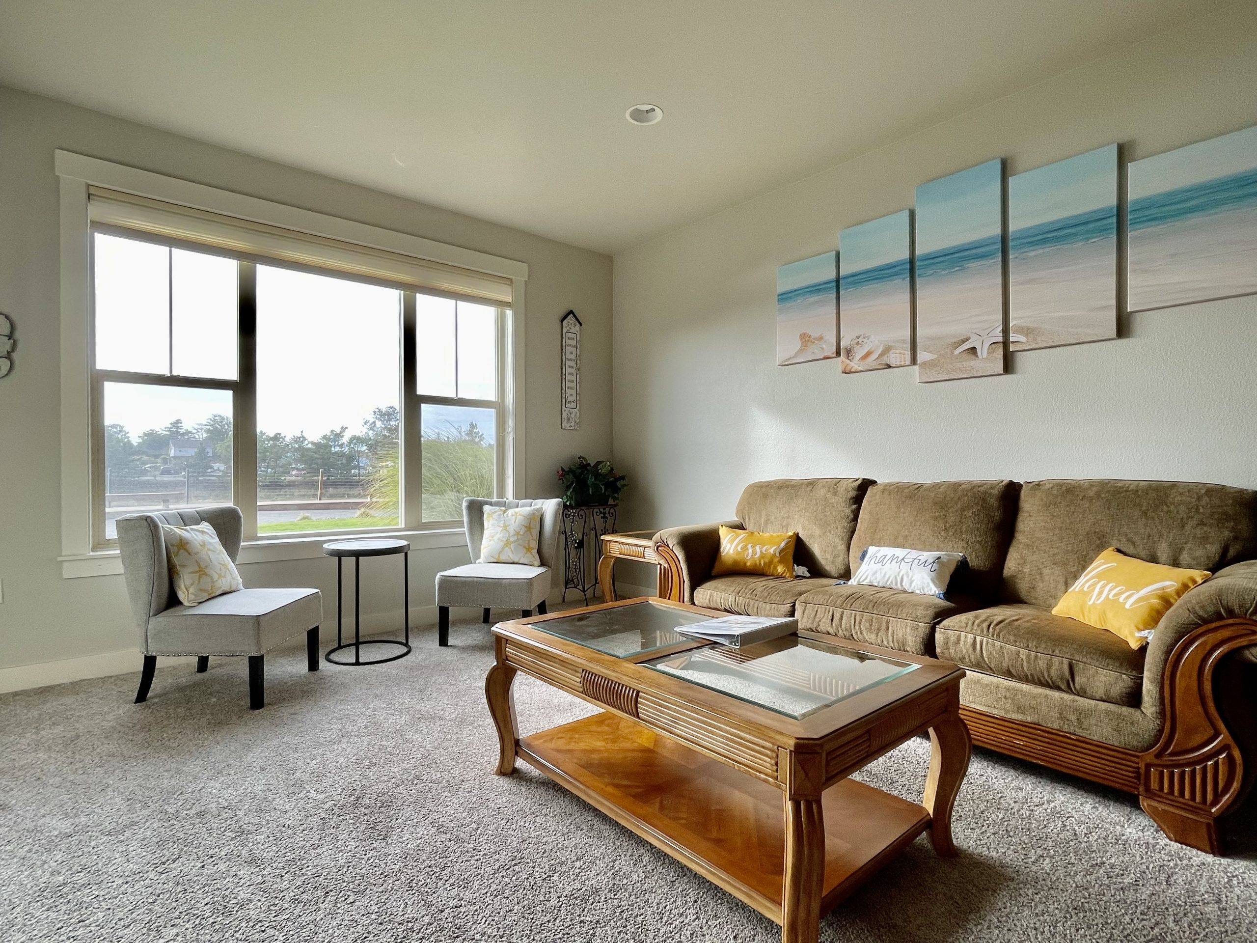 NEW! 2-bed, 2-bath -Riverfront Seaside-Bridgeport Condo